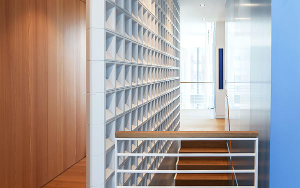 SITU – Yorkville Triplex Stair Screen